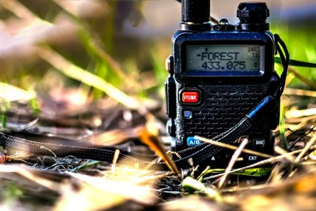 8 Best Handheld Ham Radios Reviewed (Cheap, Survival, Most Powerful)