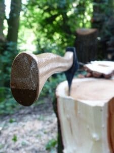 9 Best Axes Tested In 2021 ( For Splitting, Felling, Camping etc ...