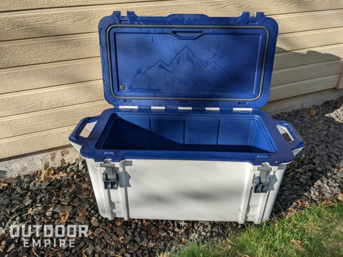 Photo Guide on How to Clean a Cooler (Stains, Smells, Mold) | Outdoor ...