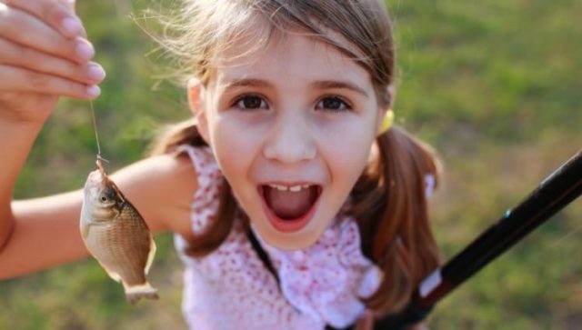 A Step-by-Step Guide for Teaching a Toddler to Fish